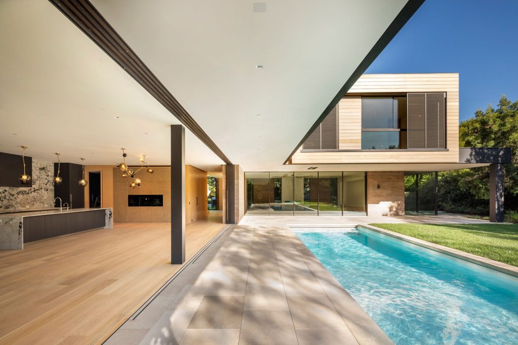 A Grand Vision Captured in Glass and Aluminum: Rodeo House in Beverly ...