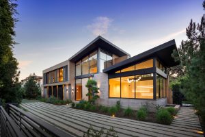 A Grand Vision Captured in Glass and Aluminum: Rodeo House in Beverly ...